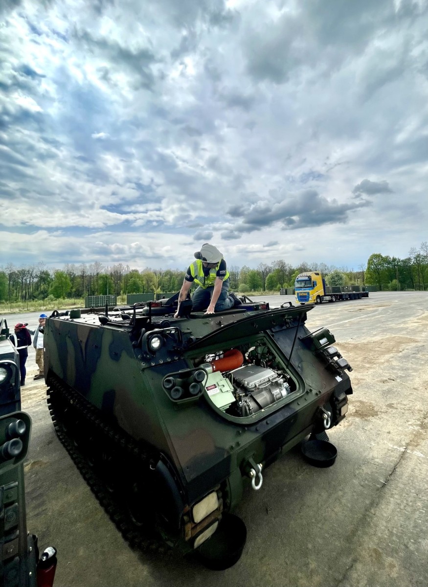 405th AFSB issues APS-2 vehicles, equipment to US-based engineers in ...
