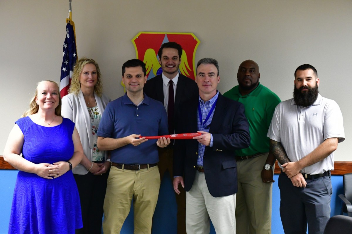 SDDC, USTRANSCOM team receives Excellence in Government Award | Article ...