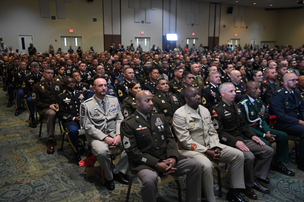 NCO Leadership Center of Excellence holds Graduation for Class 72 ...