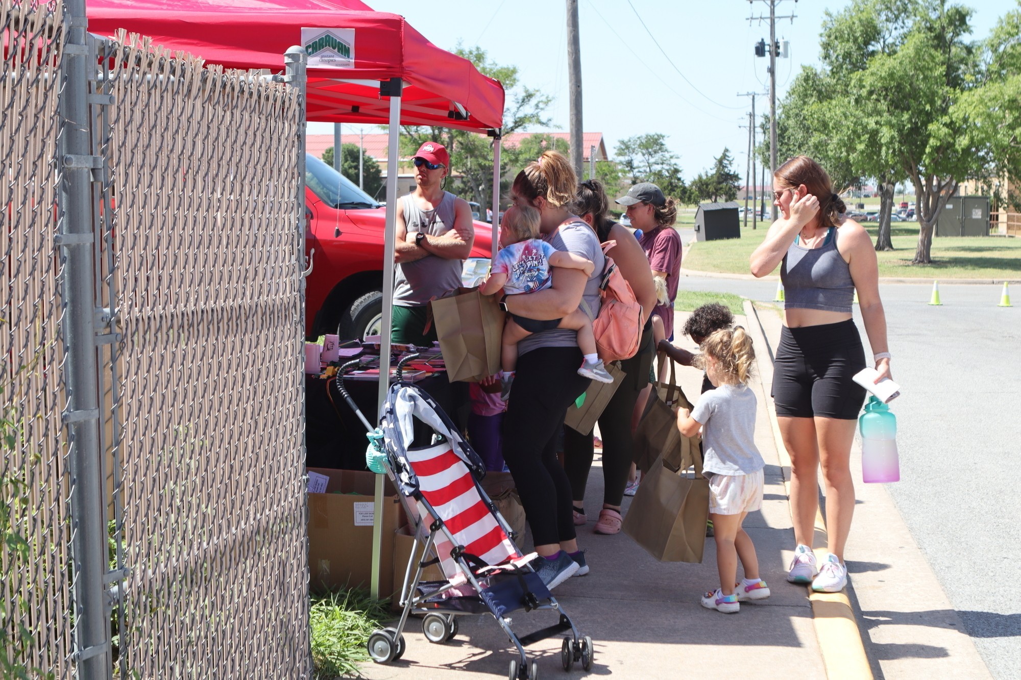 Summer Fun at the USO | Article | The United States Army