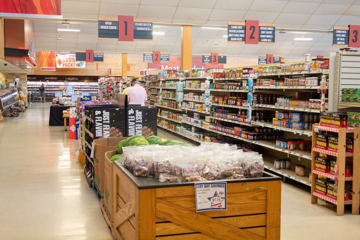 Soldiers, students earn volunteer hours at commissary | Article | The ...