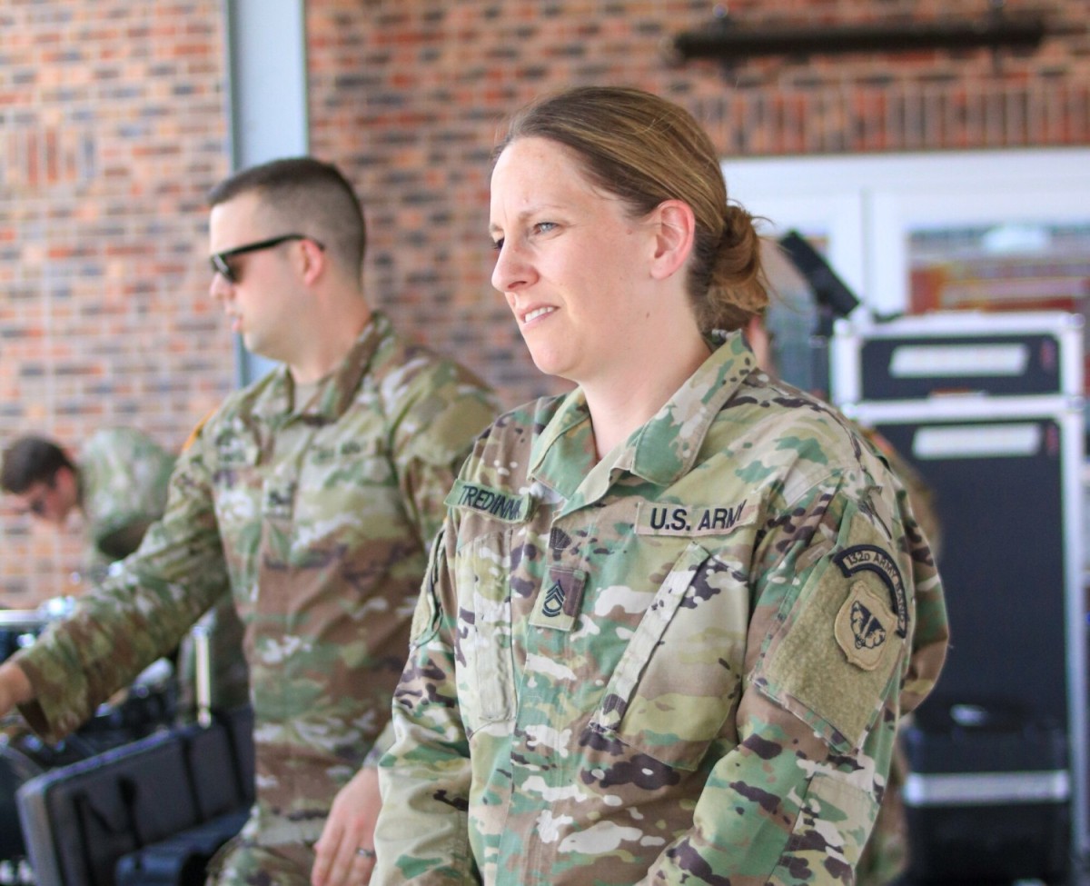 Army saxophone player tells why she serves | Article | The United ...