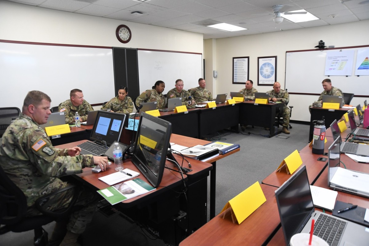 NCOLCoE Holds Class to Train Instructors | Article | The United States Army