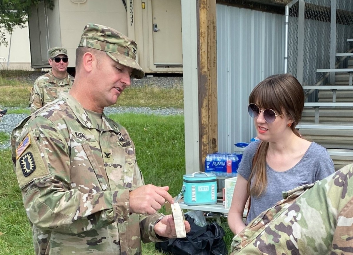 Army, Marine Corps EOD technicians brief Congressional staffers on ...