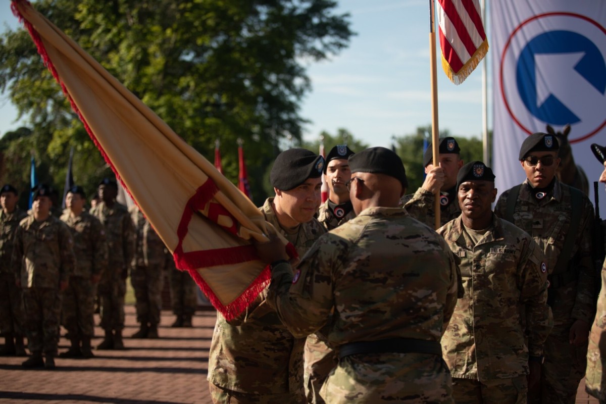 STB, 1st TSC welcomes new commander | Article | The United States Army