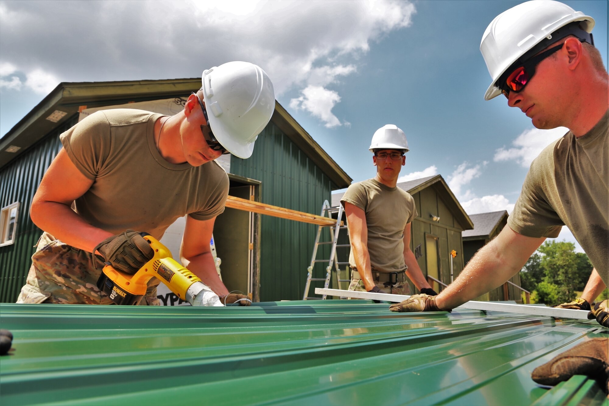 389th Engineer Company Soldiers hone skills supporting troop project at ...