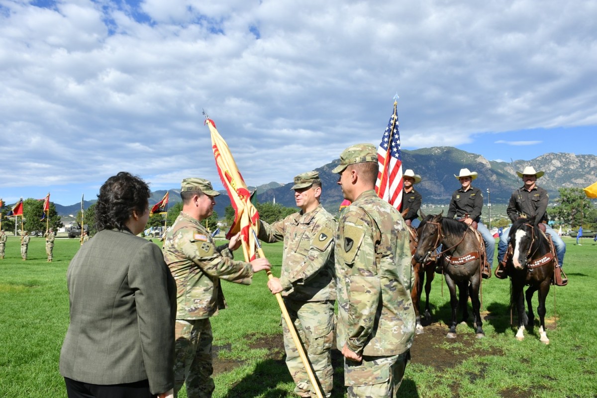 Mountain Post greets new garrison commander | Article | The United ...