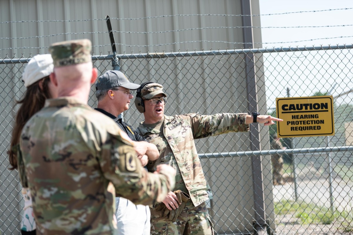 U.S. Representative Brett Guthrie visits Fort Knox July 22 | Article ...