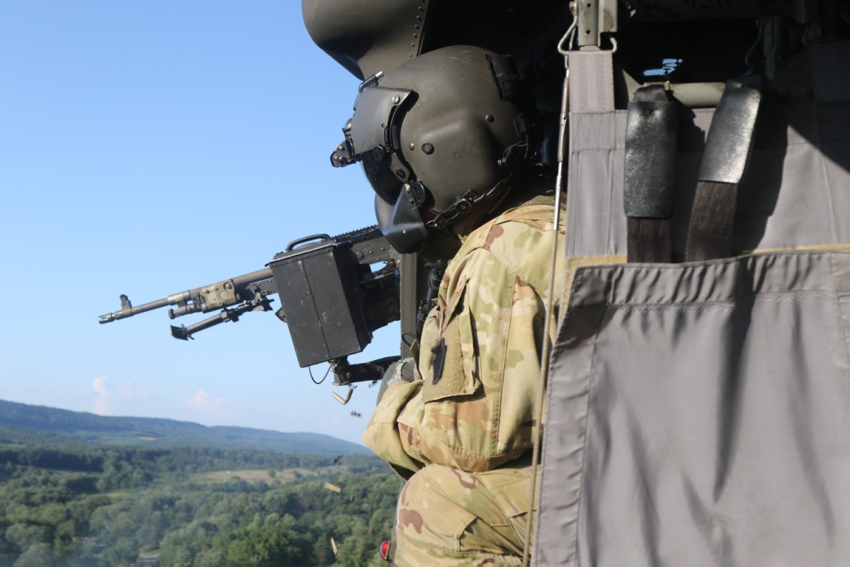 Pennsylvania Army Guard Door Gunners Sharpen Skills | Article | The ...