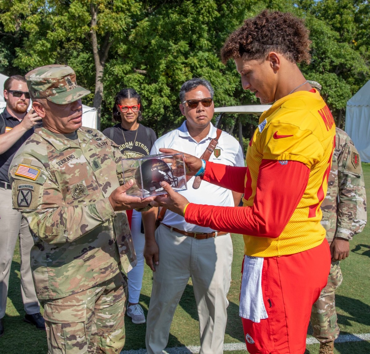 1ID Hosts ‘Meet Your Army’ Event with Kansas City Chiefs | Article ...