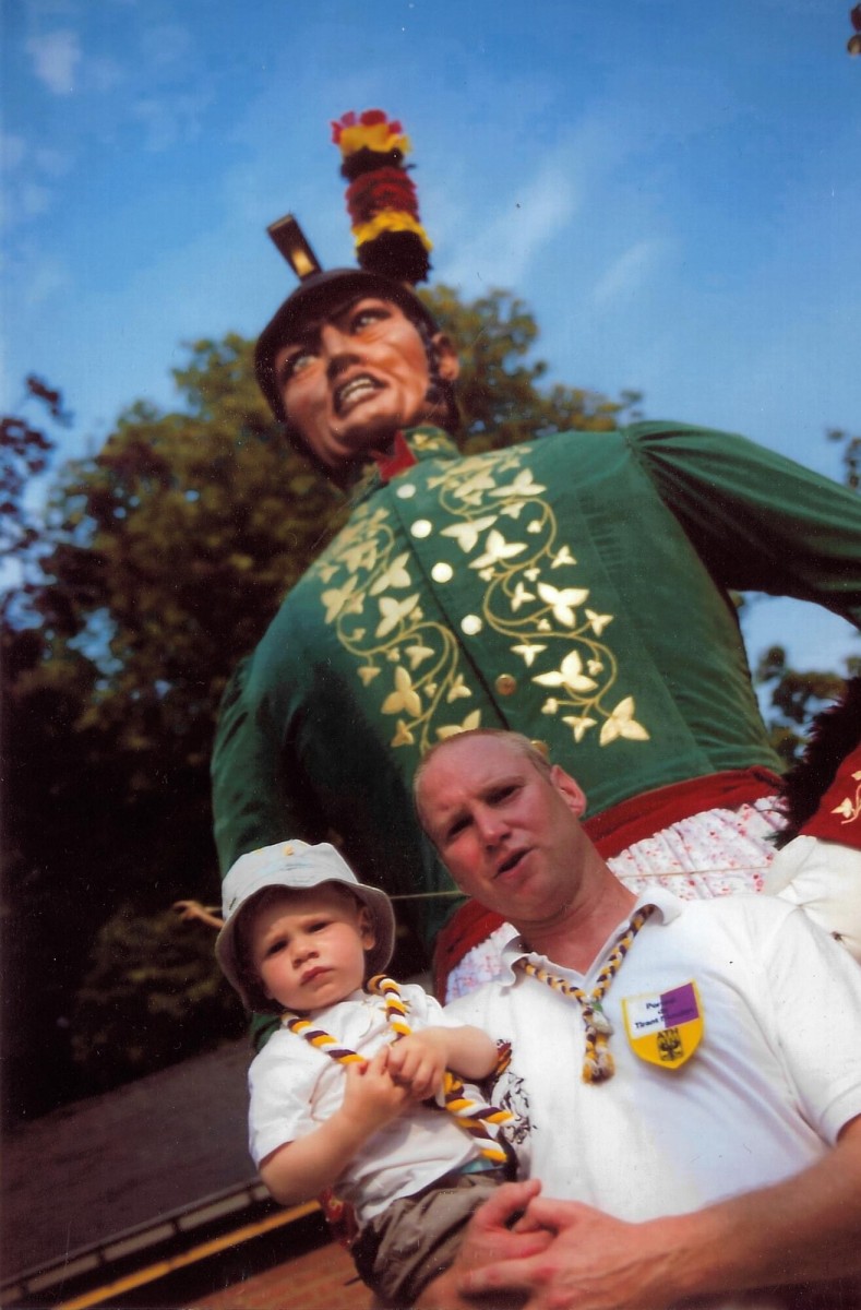 Bits of the Benelux: Giants dance in streets during Ducasse d’Ath ...