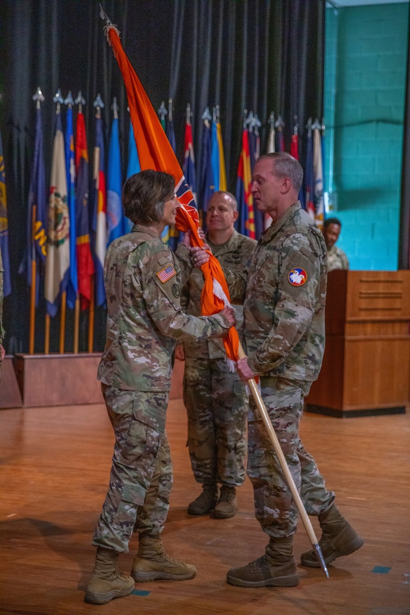 335th Signal Command (Theater) welcomes new commander | Article | The ...