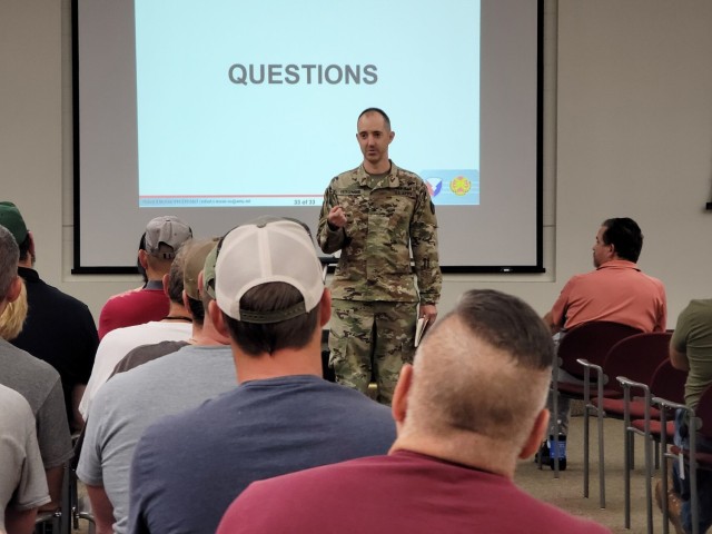 Photo Essay: Fort McCoy Garrison commander discusses leadership, more ...