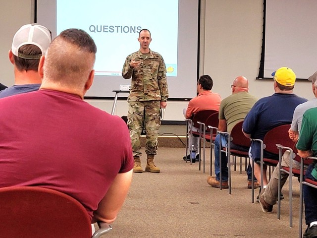Photo Essay: Fort McCoy Garrison commander discusses leadership, more ...