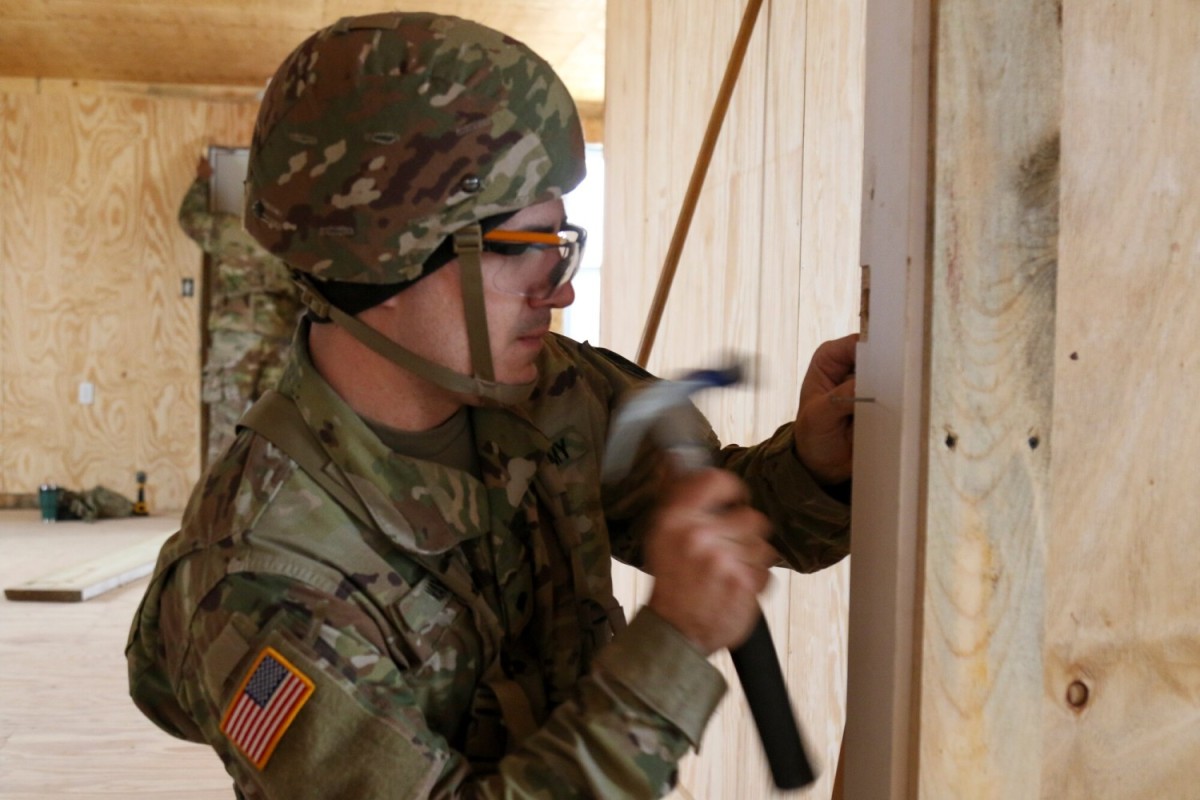 Army Reserve engineers with 461st Engineer Company prepare for ...