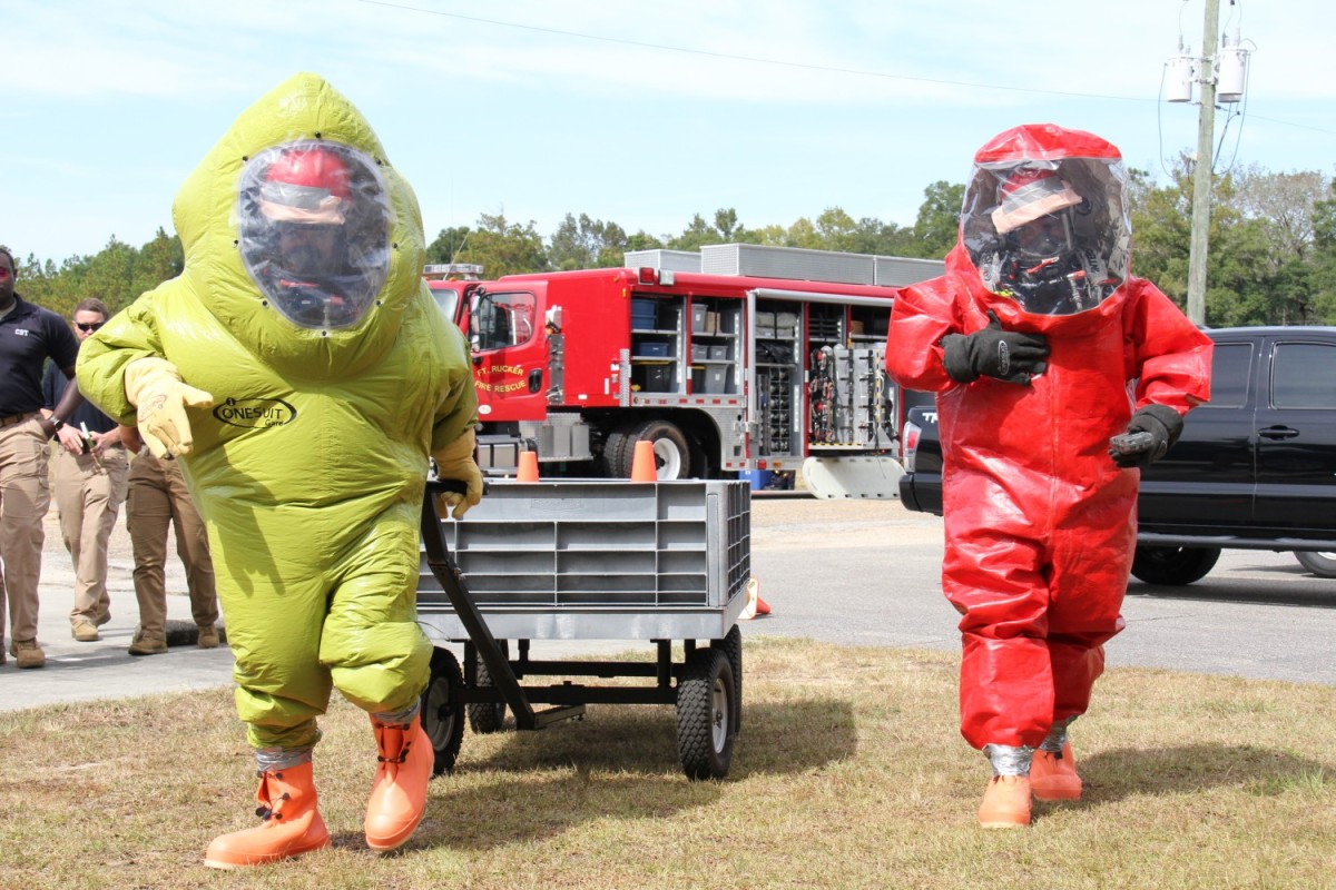 HAZMAT RESPONSE -- Fort Rucker Fire Department trains with Guard civil ...