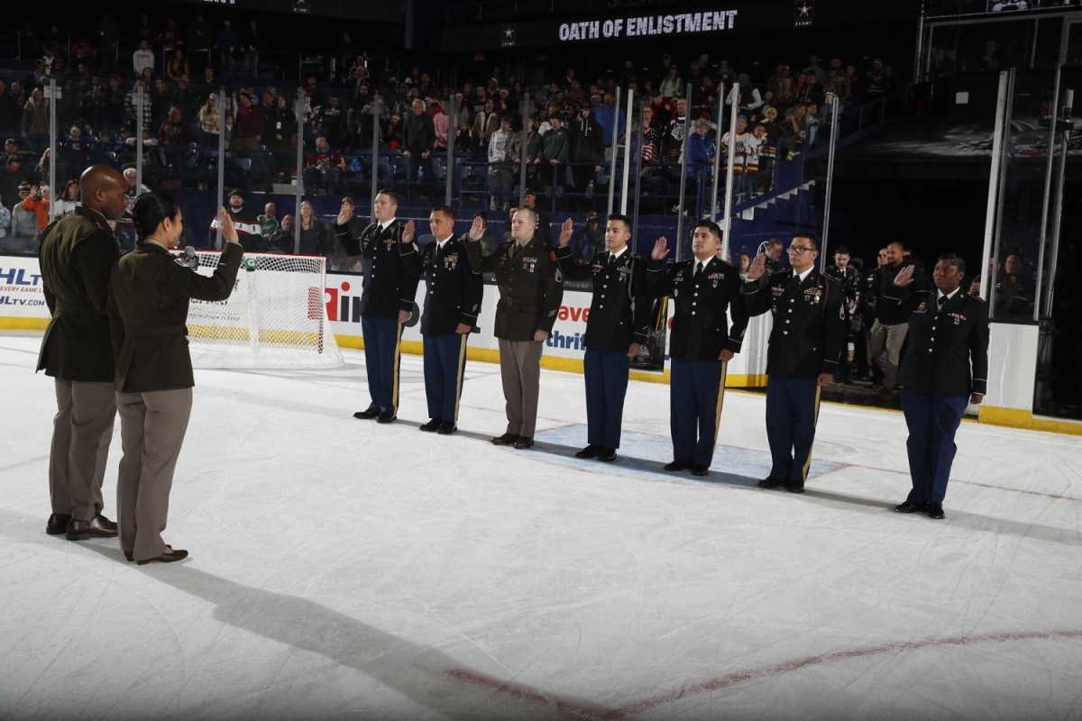 Big Red One Soldiers Reenlist at Chicago Wolves Salute to Service Game ...