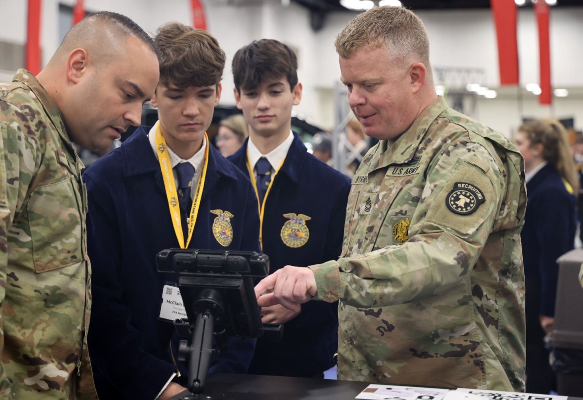 Soldiers bring Army story to thousands at annual National Future ...