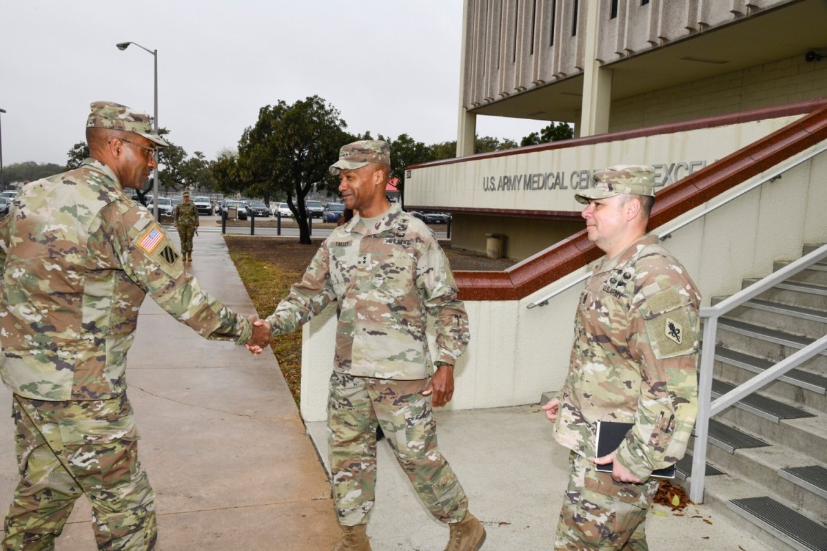 MEDCoE hosts new TRADOC commander | Article | The United States Army