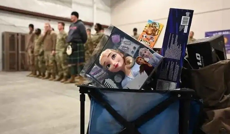 Fort Hood air defenders deliver holiday gifts at inaugural toy ruck ...