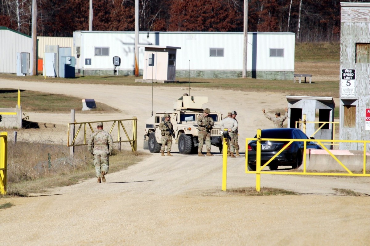 Photo Essay: Army Reserve 461st Engineer Company training operations at ...