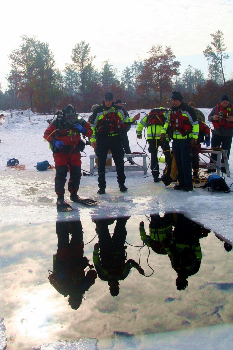 Photo Essay: Fort McCoy Fire Department dive team conducts ice rescue ...