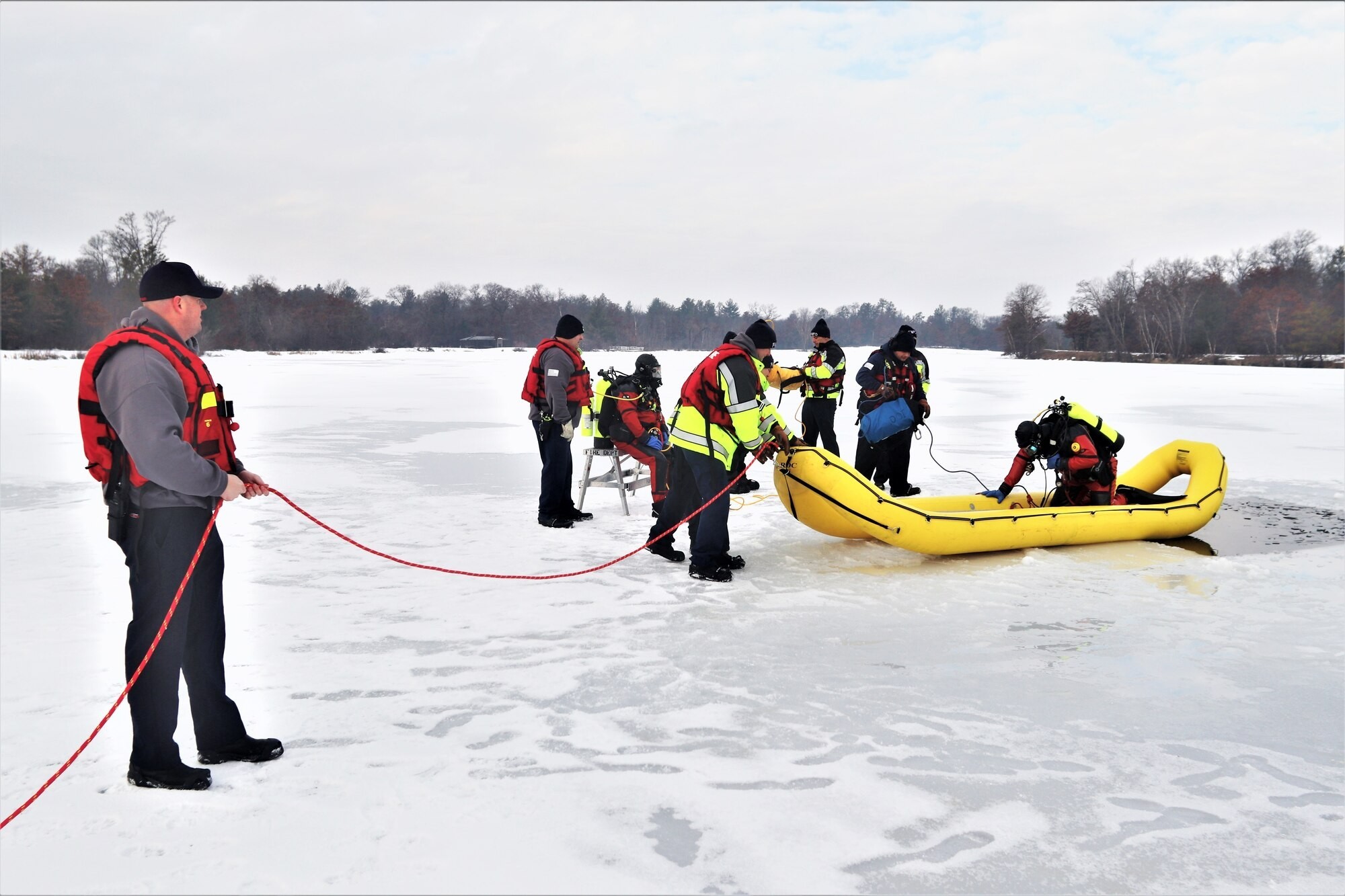 Photo Essay: Fort McCoy Fire Department dive team conducts ice rescue ...