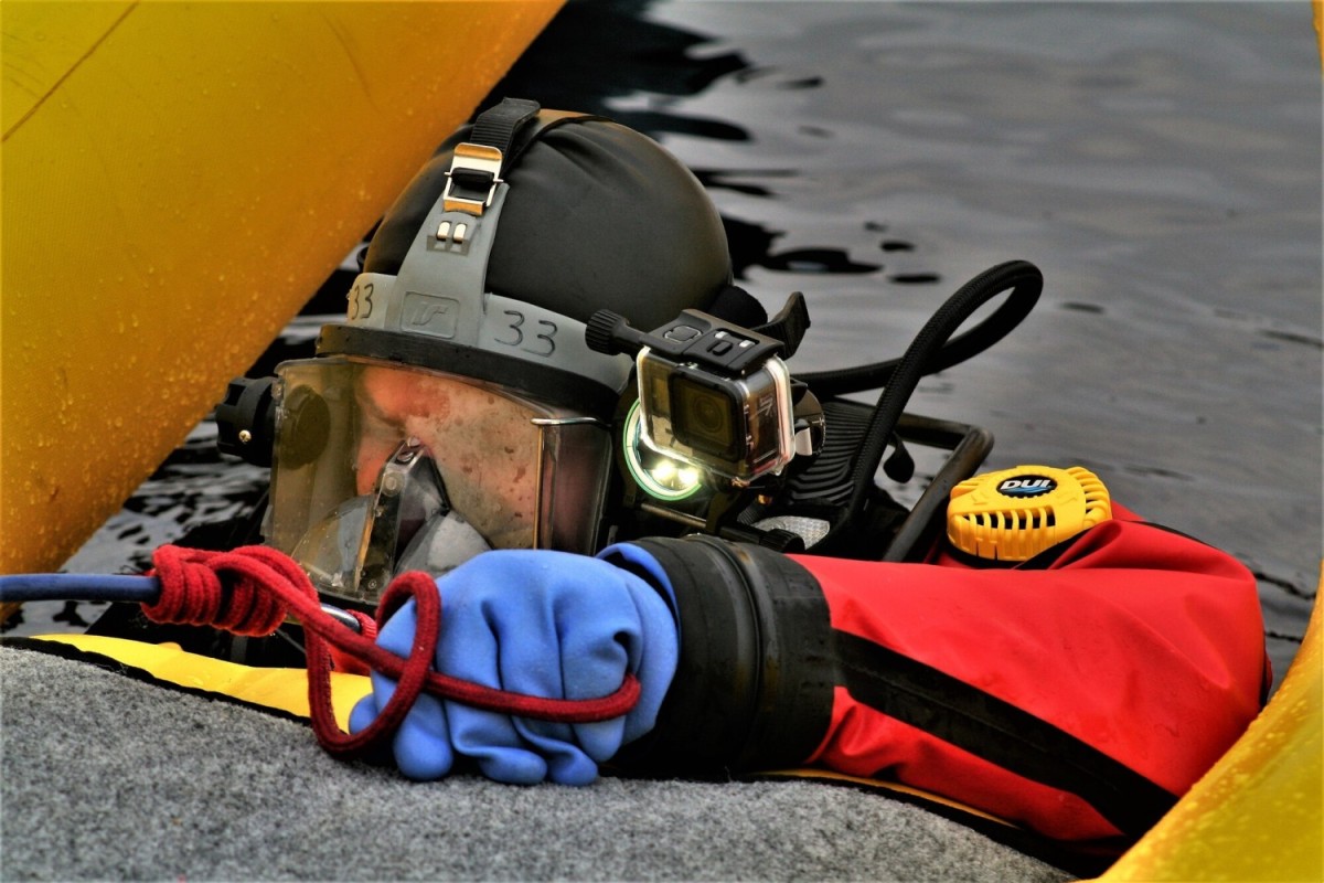 Photo Essay: Fort McCoy Fire Department dive team conducts ice rescue ...