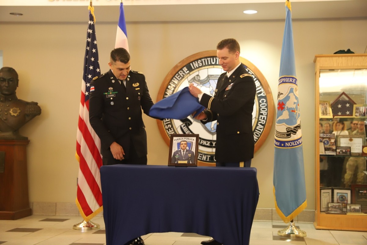 WHINSEC Installs 23rd Hall of Fame member | Article | The United States ...
