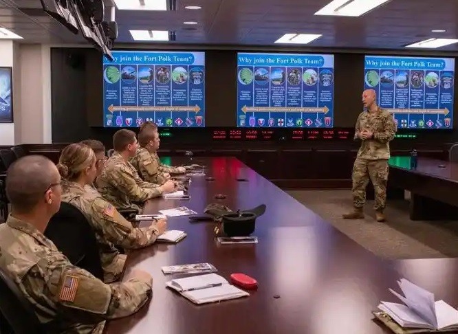 JRTC command team visits Fort Hood hoping to win 'fight for talent ...