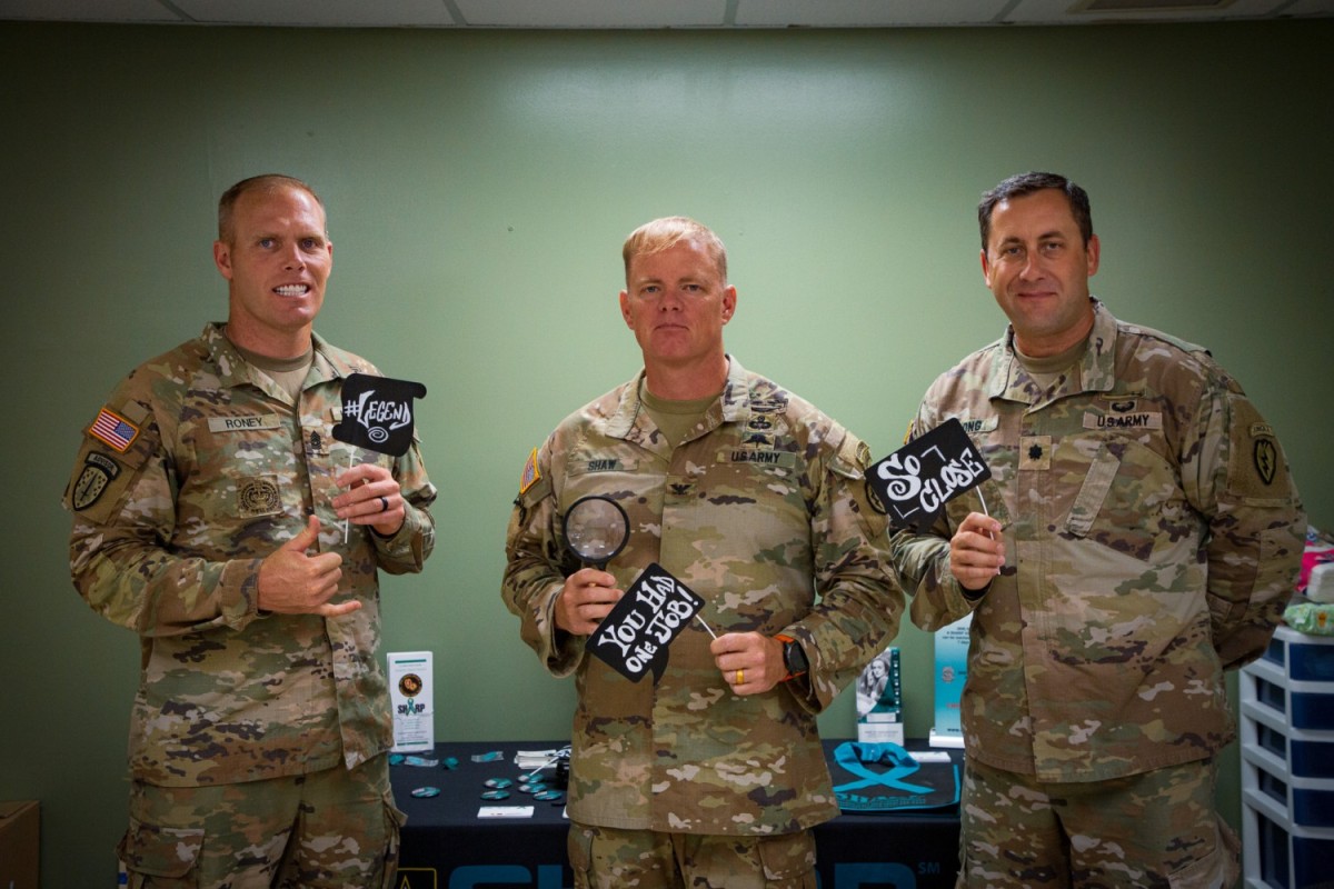 Bronco leaders outwit SHARP escape room | Article | The United States Army