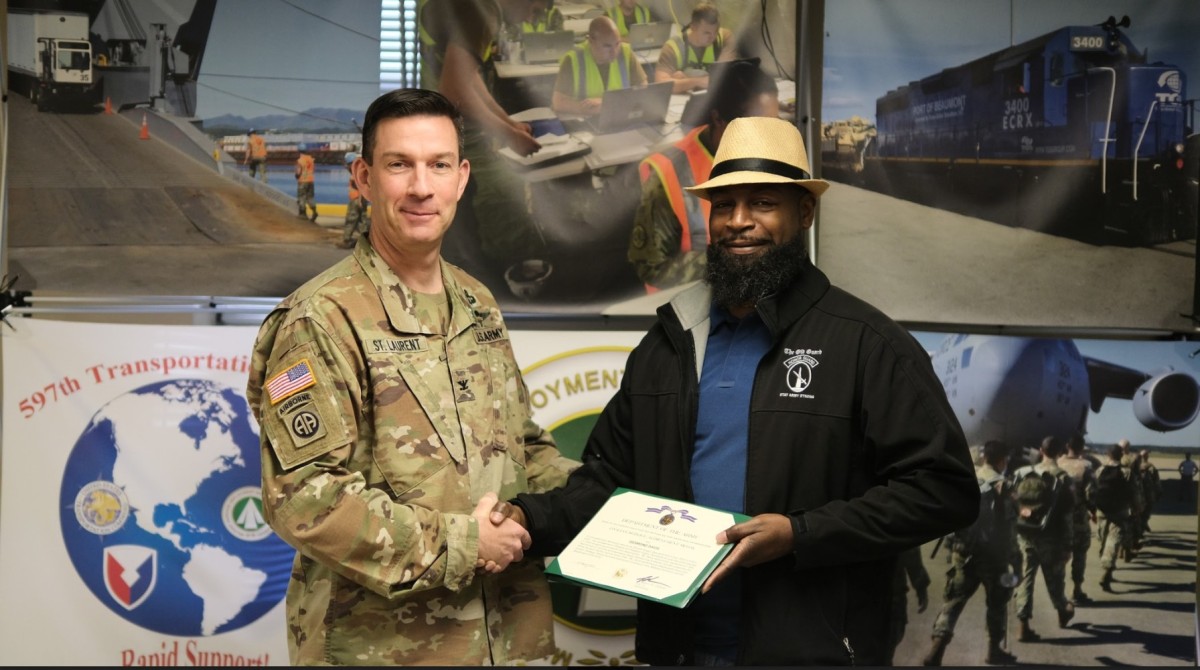 Desmond Davis earns Civilian Service Achievement Medal | Article | The ...