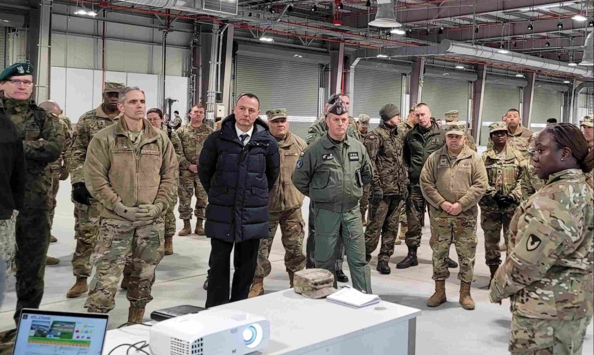 405th AFSB commander provides distinguished visitors, leaders with tour ...