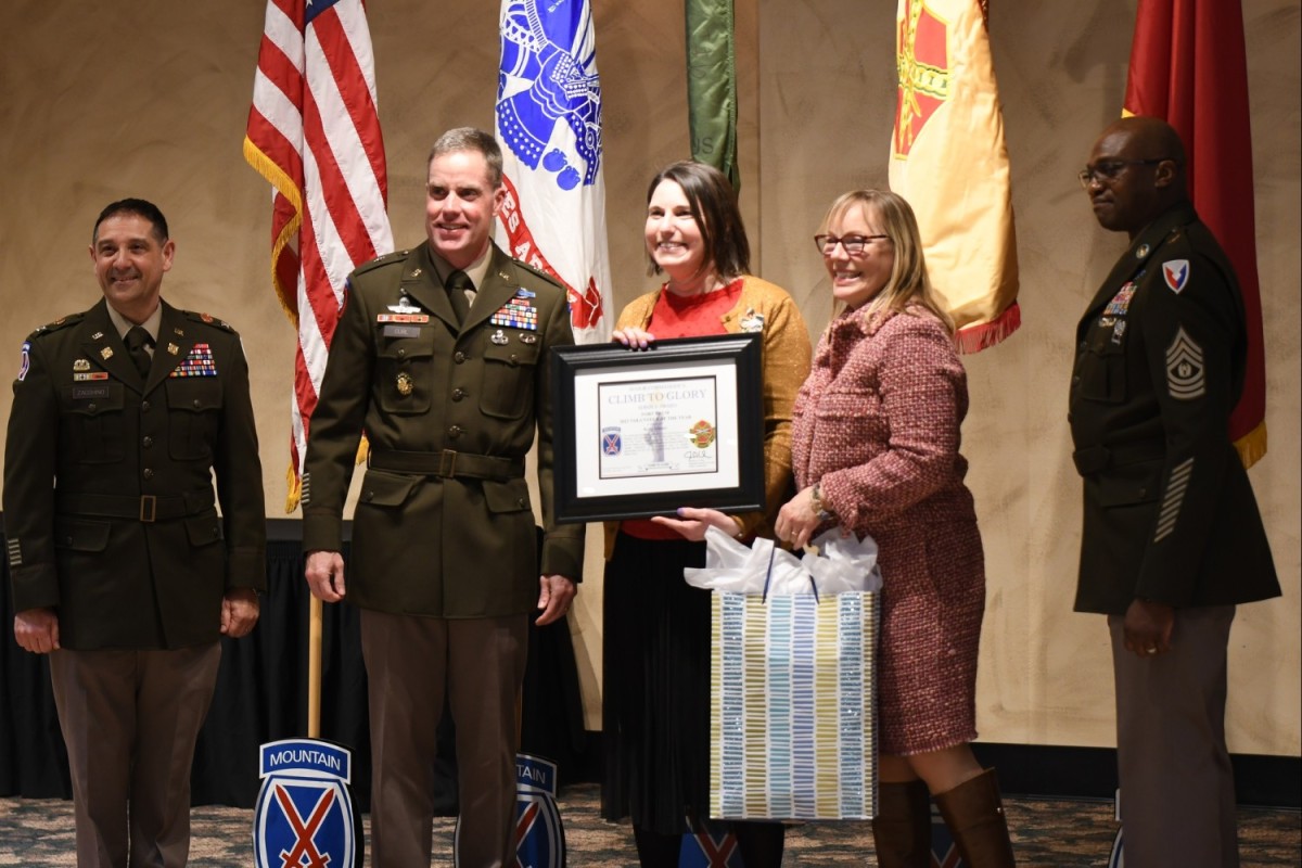 Fort Drum celebrates volunteerism, recognizes exceptional community ...