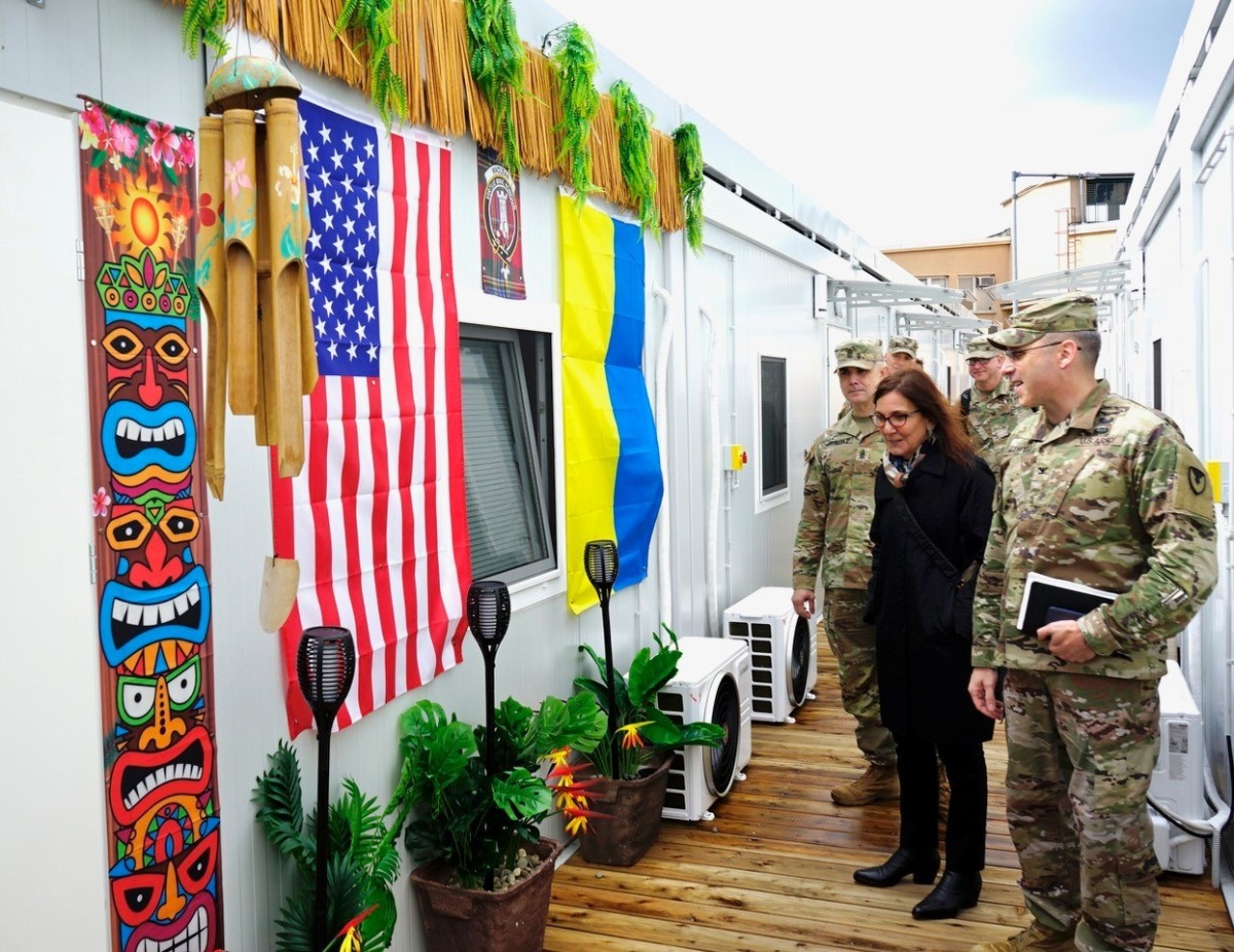 Assistant secretary visits Europe garrisons | Article | The United ...