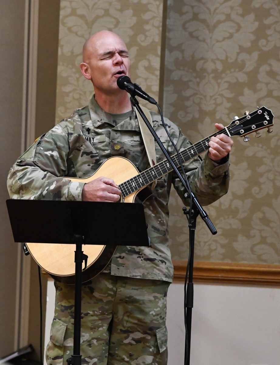 Prayer Breakfast - Helping Soldiers, Families 'kit up' | Article | The ...