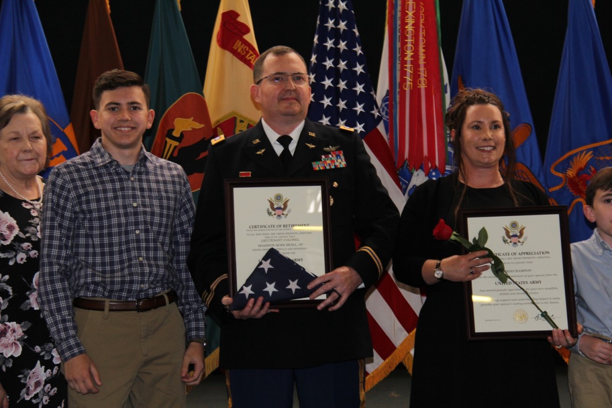 194 YEARS OF SERVICE -- 9 Soldiers retire at Fort Novosel quarterly ...