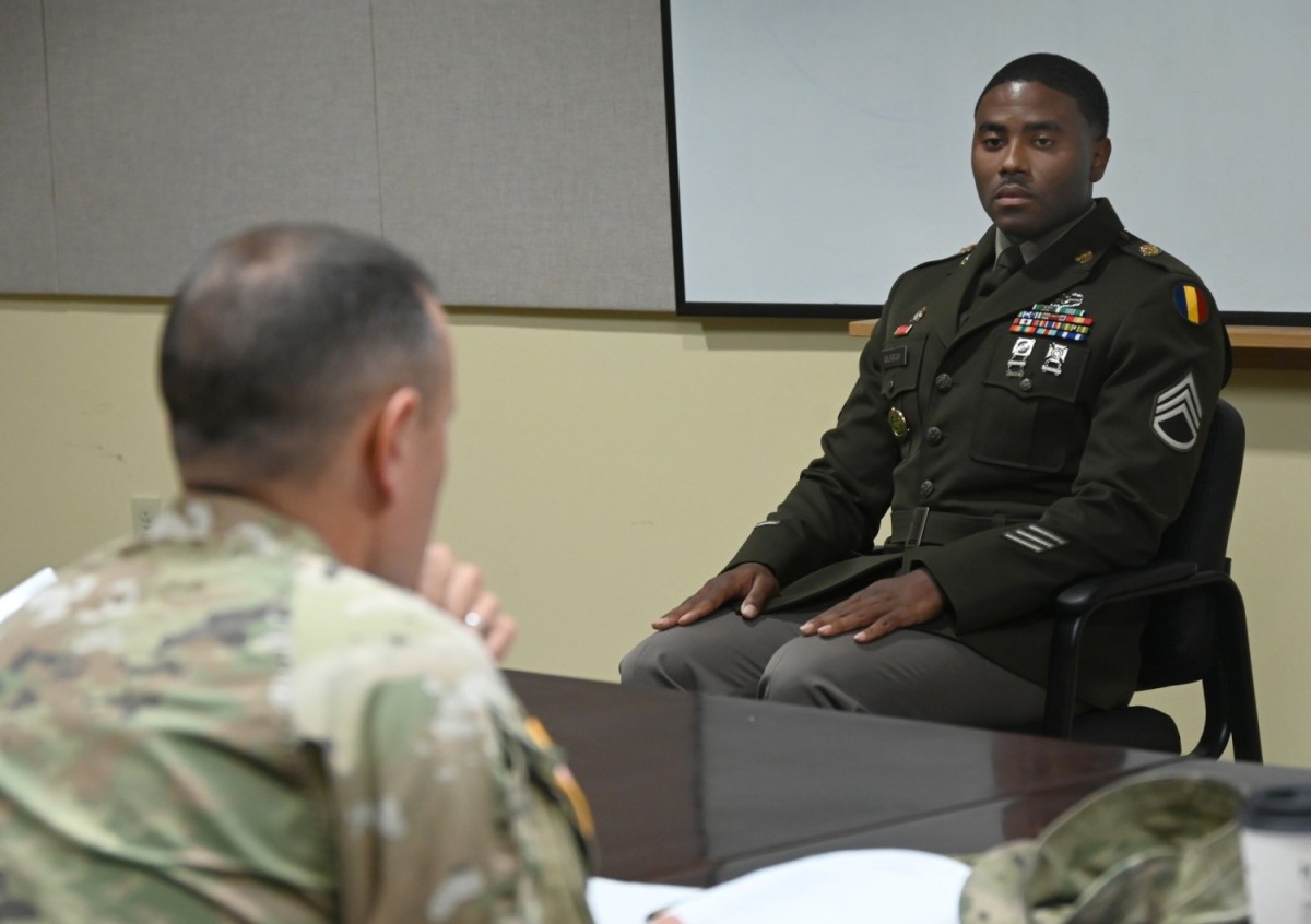 Top drills square off in title bout | Article | The United States Army