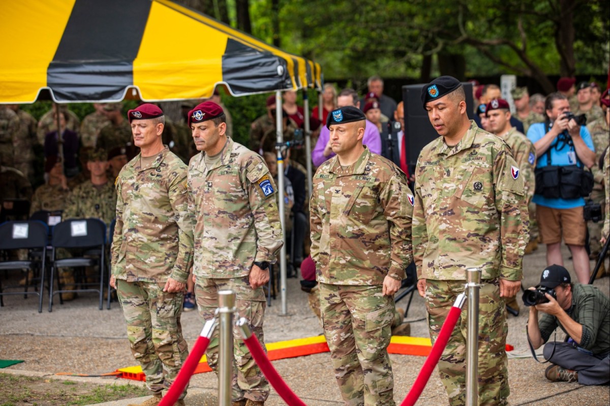Soldiers from 1st Cav are wearing OG-107 uniforms for part of the ...