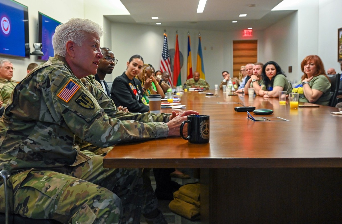 Guard Leaders Welcome Ukraine Family Support Organizers | Article | The ...