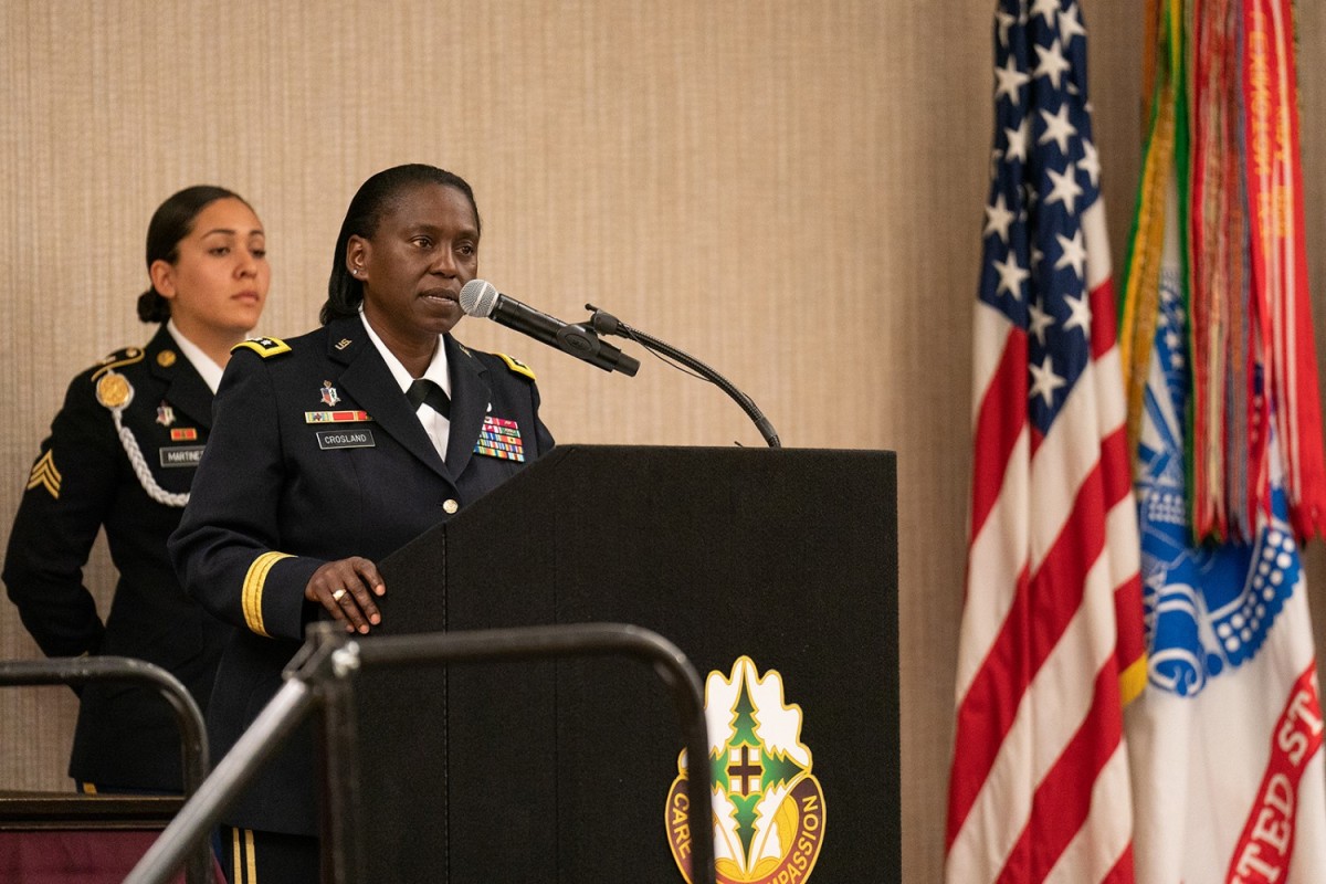 DHA director helps Madigan graduate its doctors | Article | The United ...