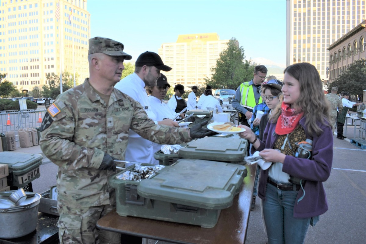 Soldiers support Western Heritage Street Breakfast | Article | The ...