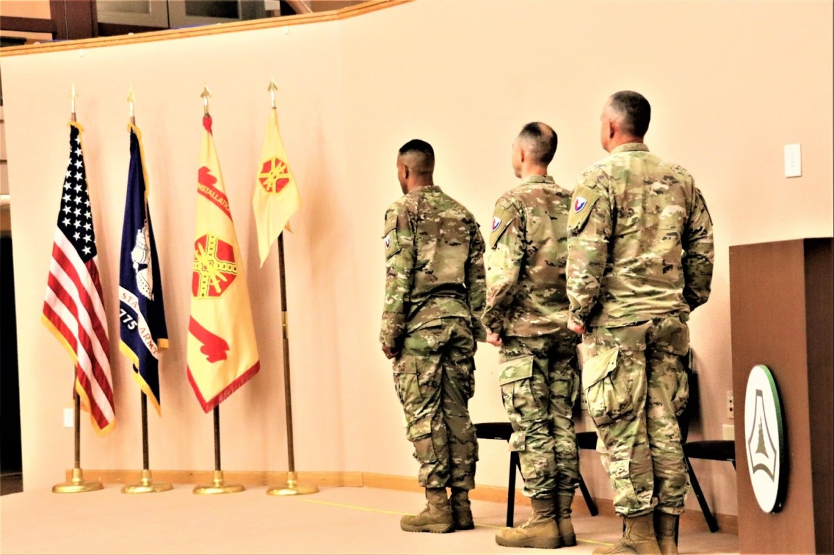 New officer takes command of Headquarters and Headquarters Company ...