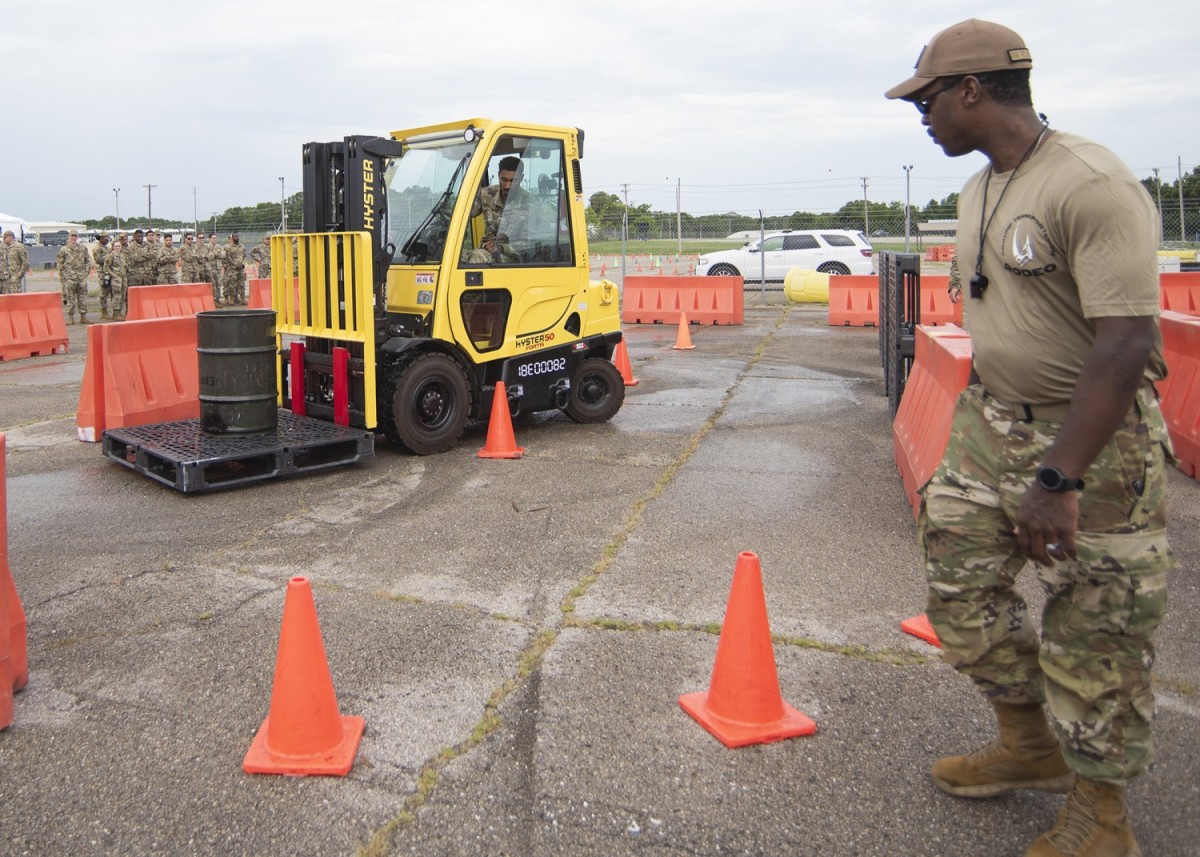 Fort Leonard Wood Air Force squadron hosts ground transportation summit ...