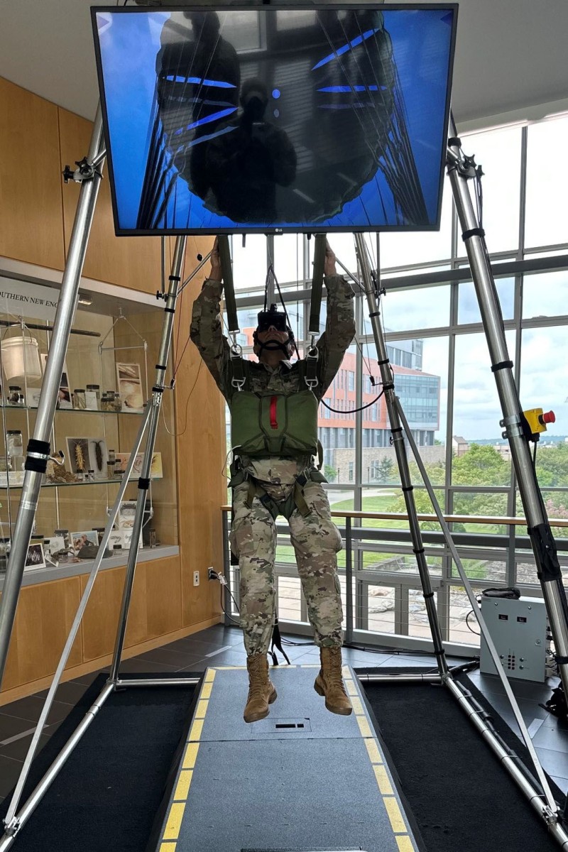 8 SWCS Soldiers participate in international parachute competition ...