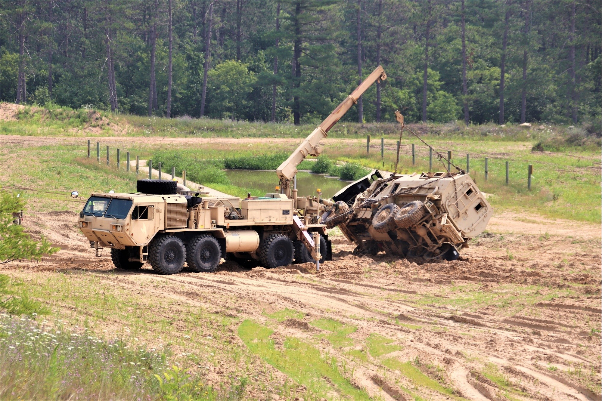 Photo Story: RTS-Maintenance course trains Soldiers on vehicle recovery ...