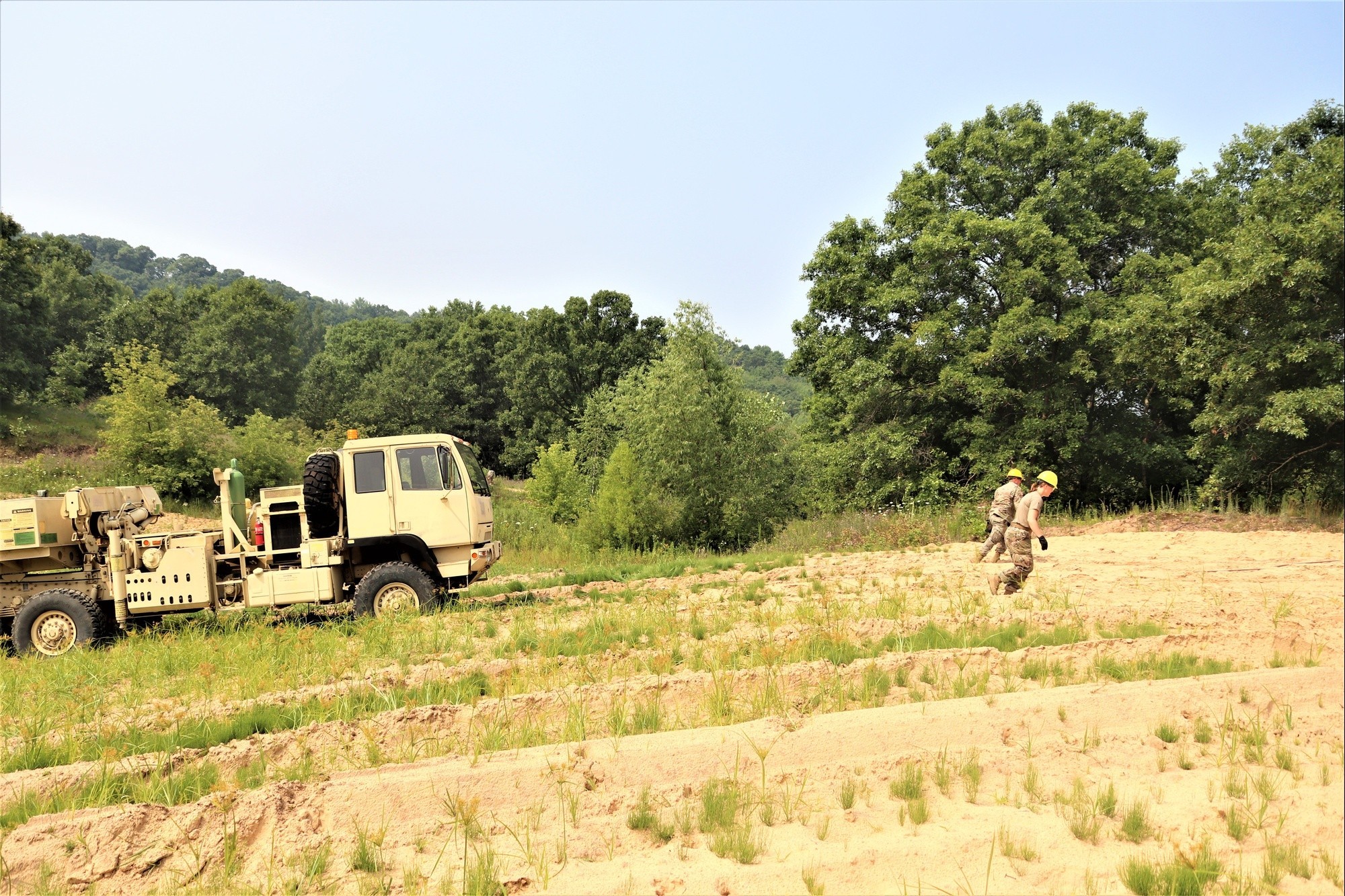 Photo Story: RTS-Maintenance course trains Soldiers on vehicle recovery ...