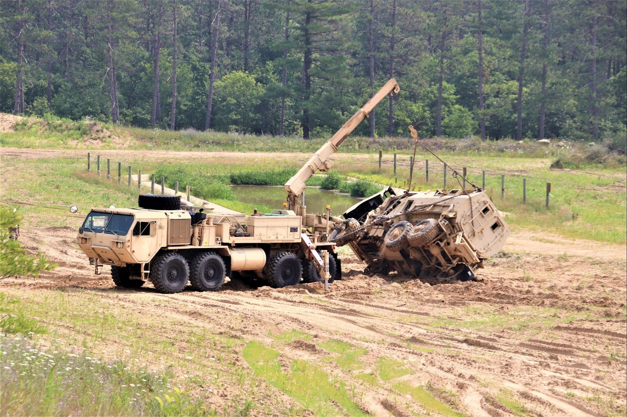Photo Story: RTS-Maintenance course trains Soldiers on vehicle recovery ...