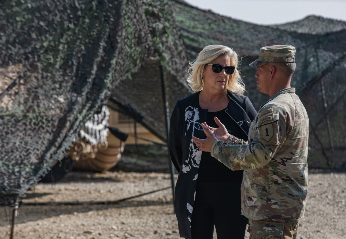 25th Secretary of the Army visits Fort Riley | Article | The United ...
