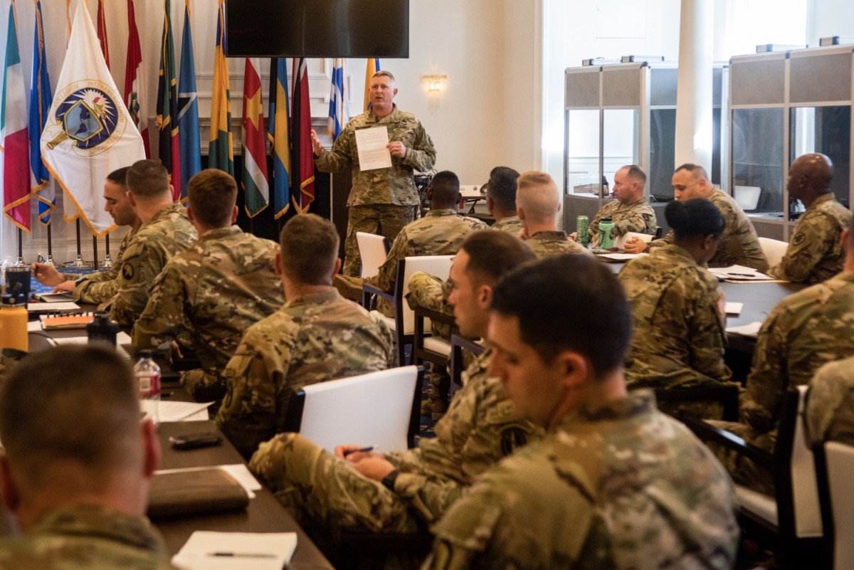 MDW command team emphasizes unit climate, leader development | Article ...
